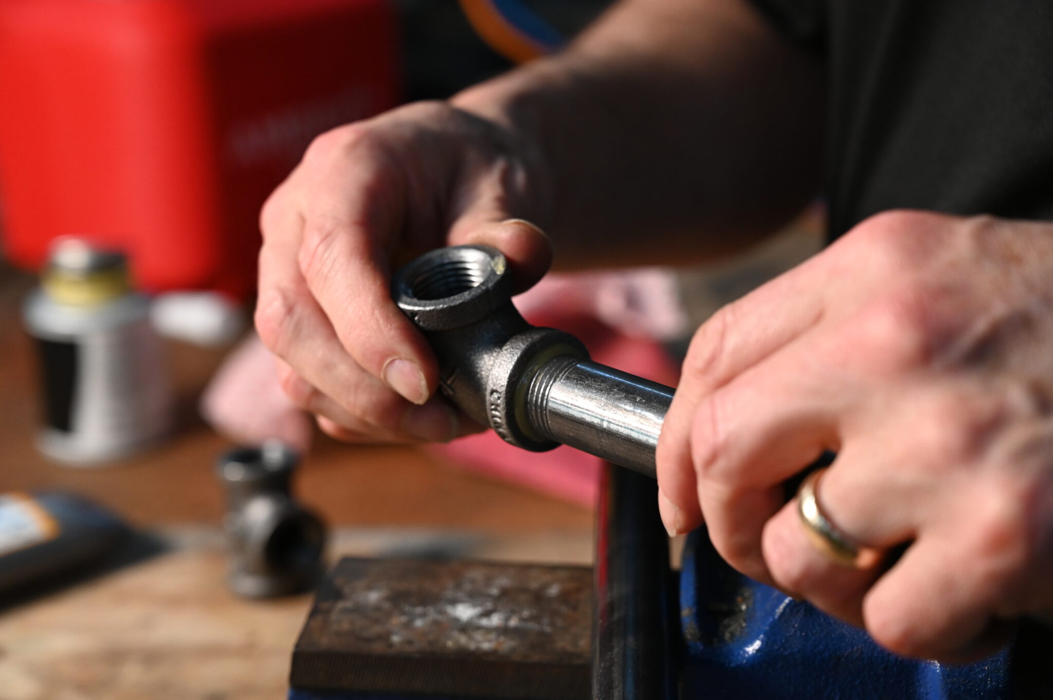 THREAD SEALANTS – 4 TIPS FOR A SECURE SEAL - Ambro Controls